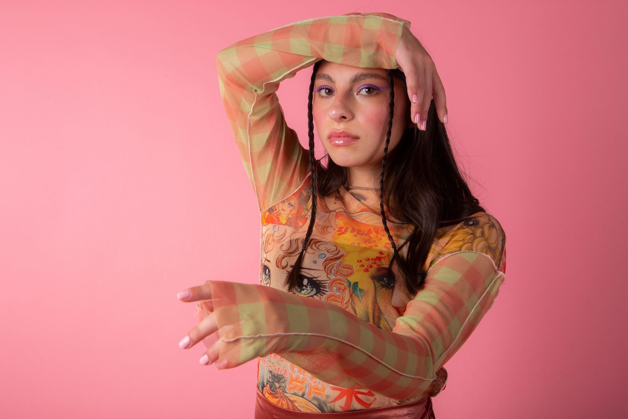 Dani B explora sus rincones más ocultos en su nuevo videoclip “Oscuridad” – Temuco Televisión